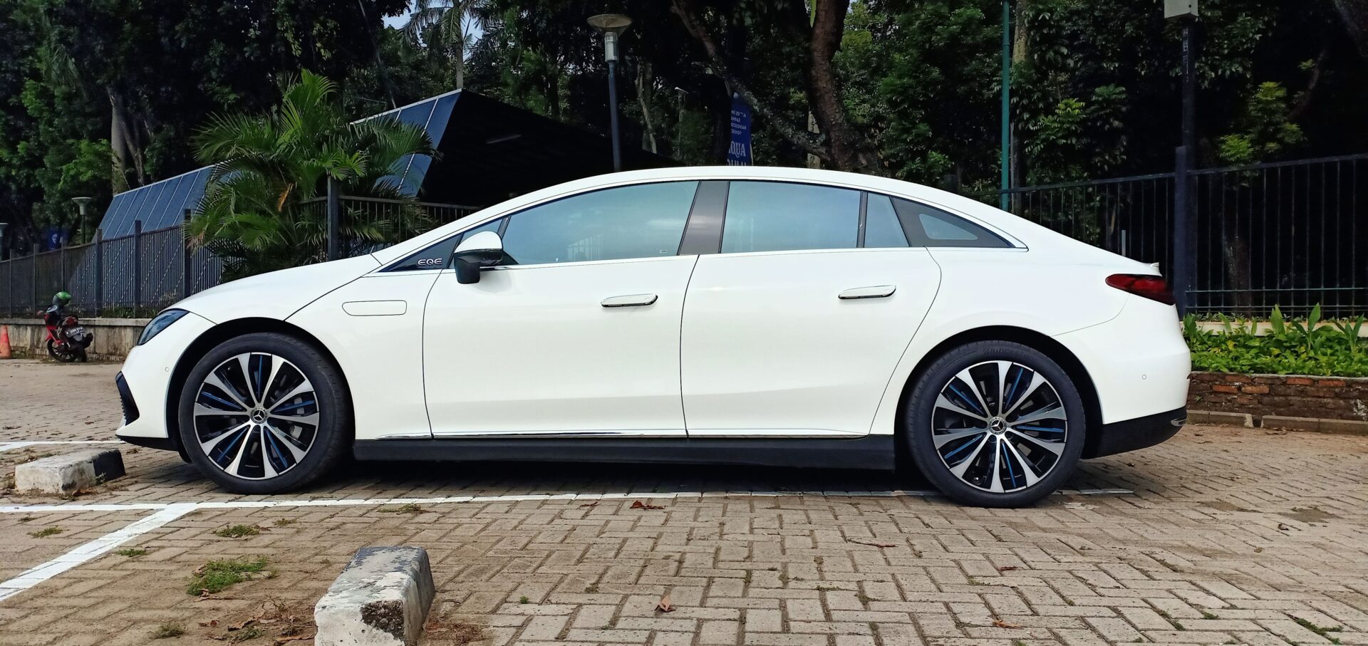 Review Mercedes-Benz EQE: EV Premium dengan Racikan yang Pas – garduoto.com