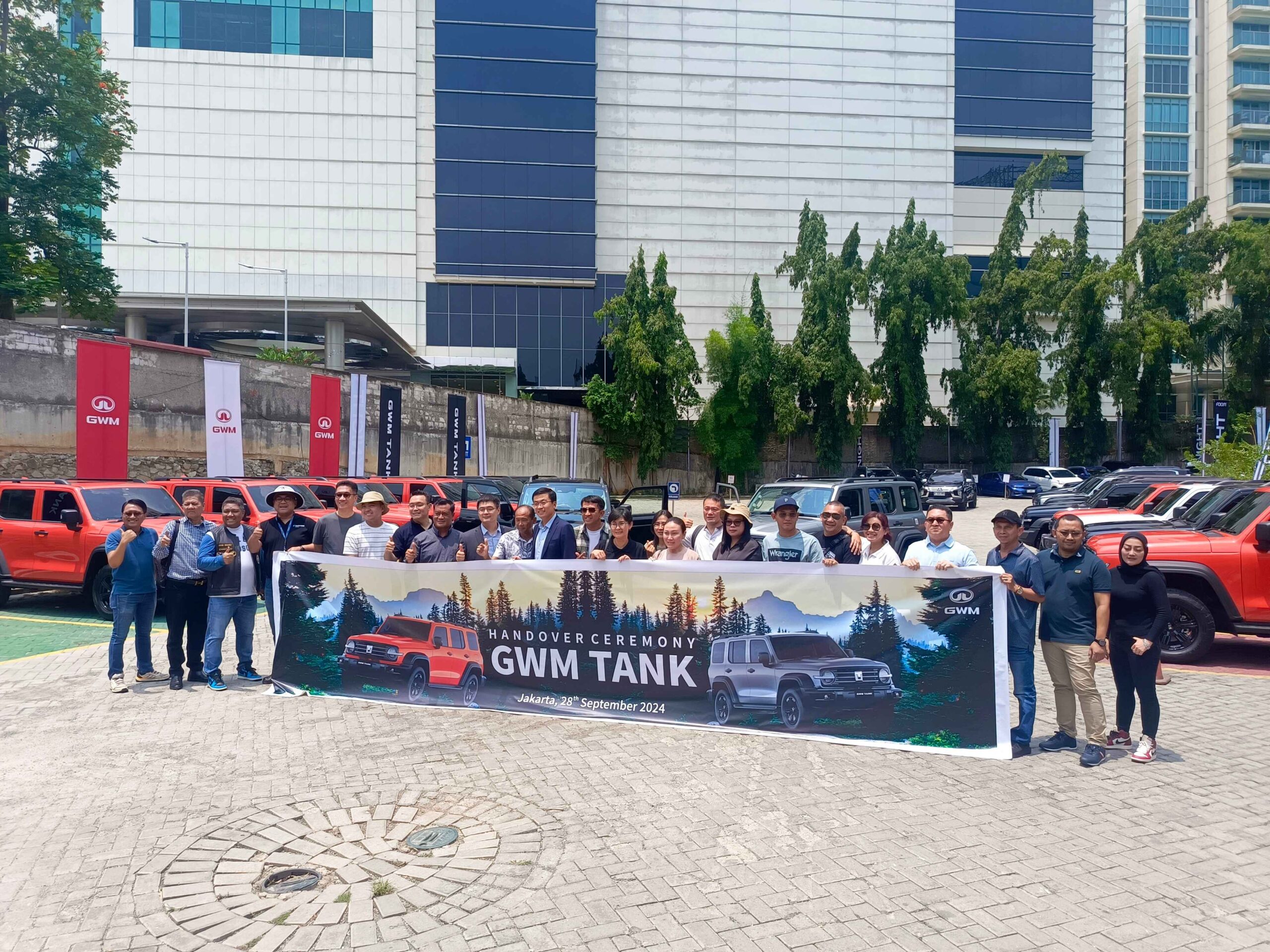 GWM Indonesia Umumkan Harga Resmi dan Serahkan Tank 300 untuk 100 ...